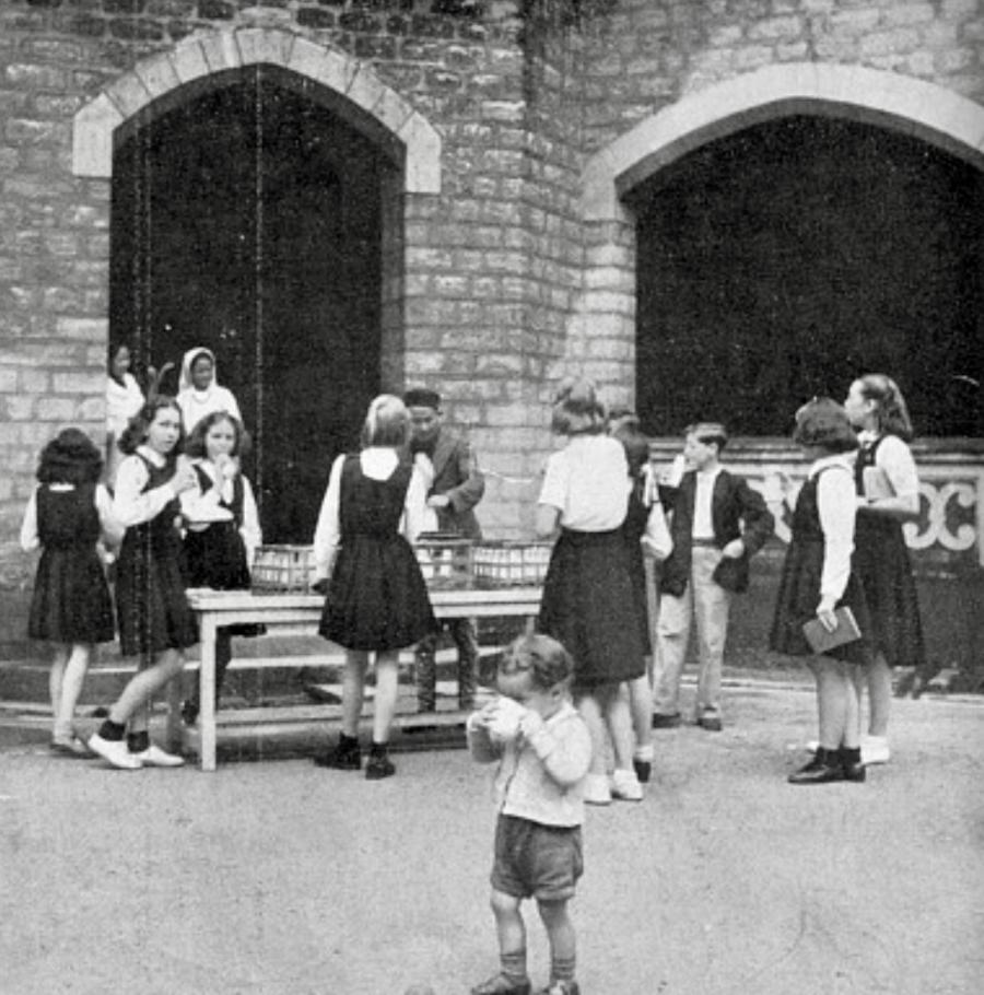 What was life like in India in the final years of the Raj? | The Genealogical Society of Victoria